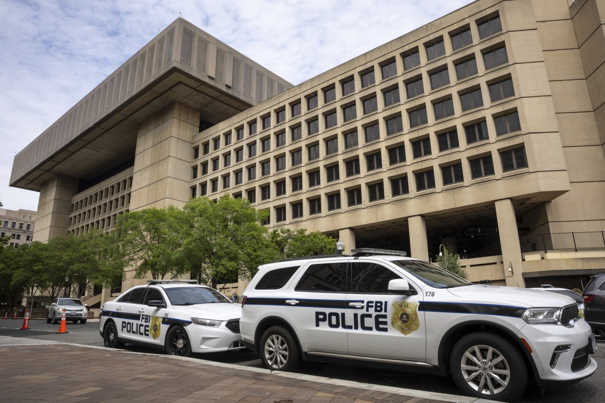 Government Worker Angry With Trump Tried To Leak Classified Material ...