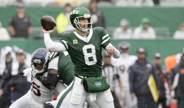 Former QB Issues Bold Take on Steelers' Aaron Rodgers, Mason Rudolph ...
