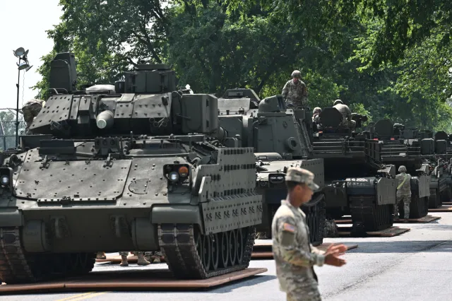Tanks Roll Through Washington DC for Trump’s Military Parade: Photos ...