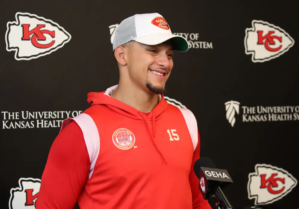 Chiefs QB Patrick Mahomes Gives Strong Take on NFL Retirement Plans ...