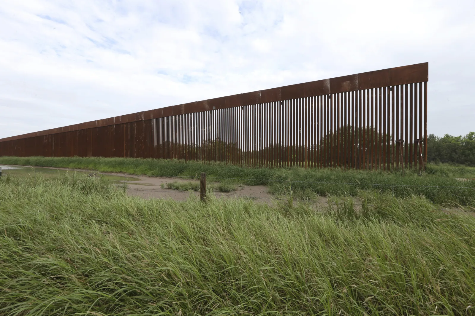 Texas Defunds Border Wall - Newsweek