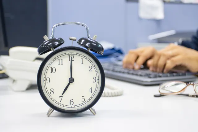 Don’t Start Work Before 8 A.M., Psychologists Say It Causes ‘Brain ...