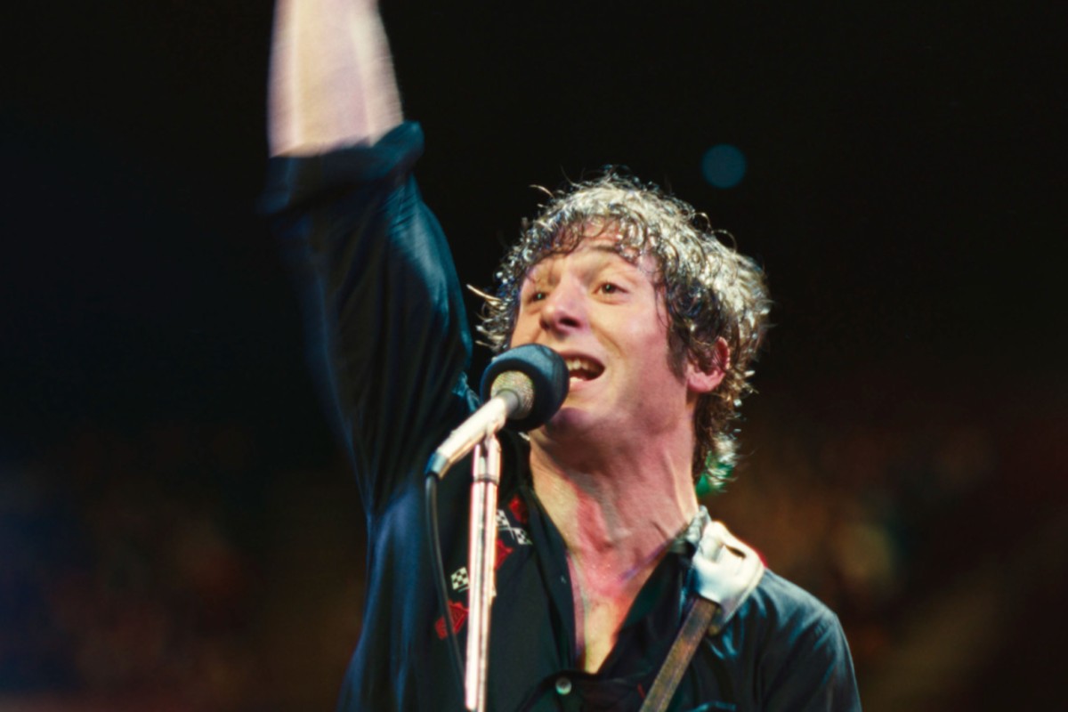 Jeremy Allen White Transforms Into Bruce Springsteen in Biopic First ...