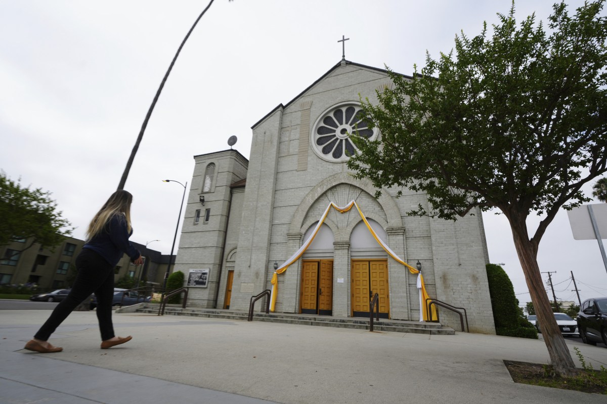 Church Stormed by ICE Agents in California - Newsweek