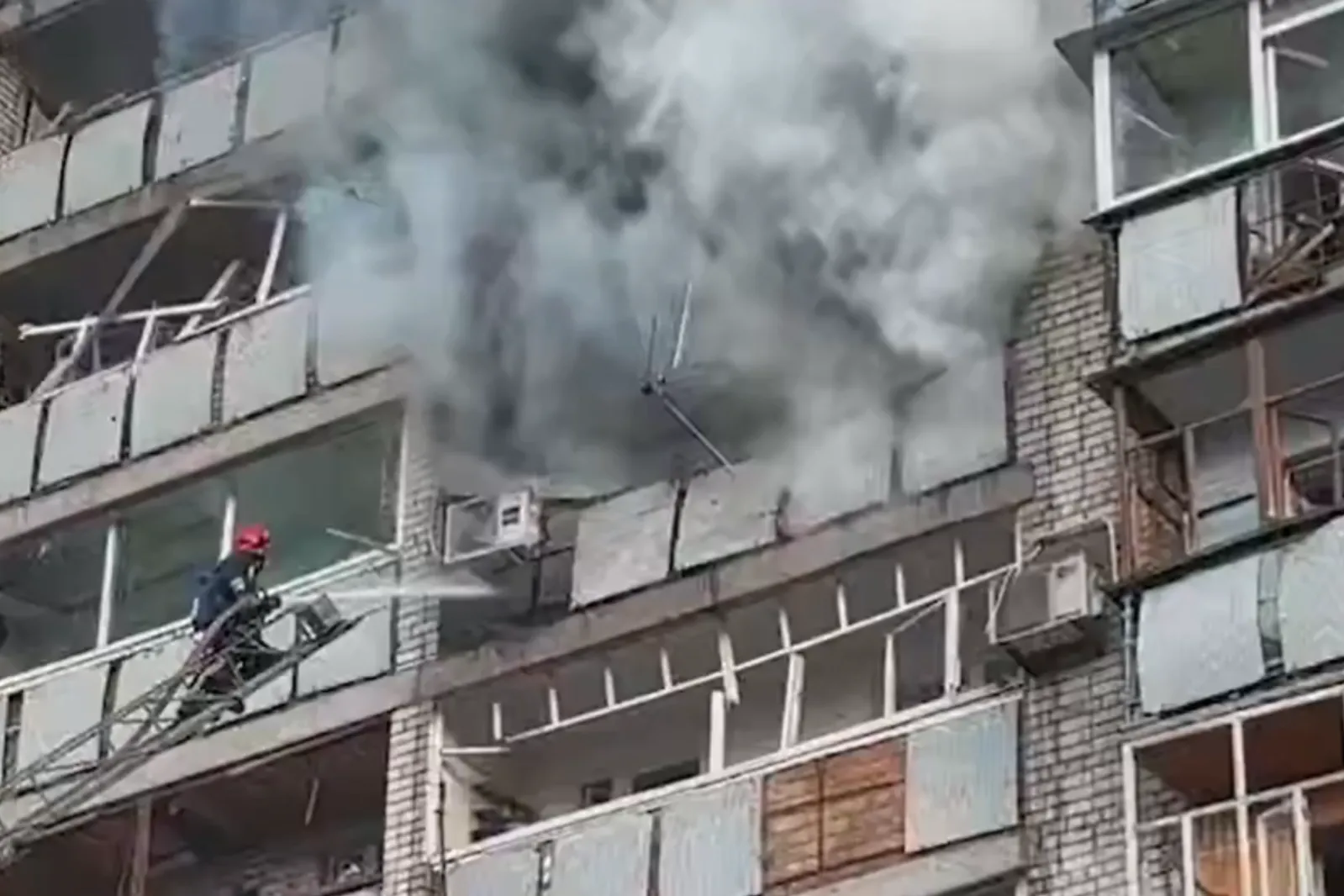 F-16 Pilot Killed As Russia Launches Largest Air Assault on Ukraine ...