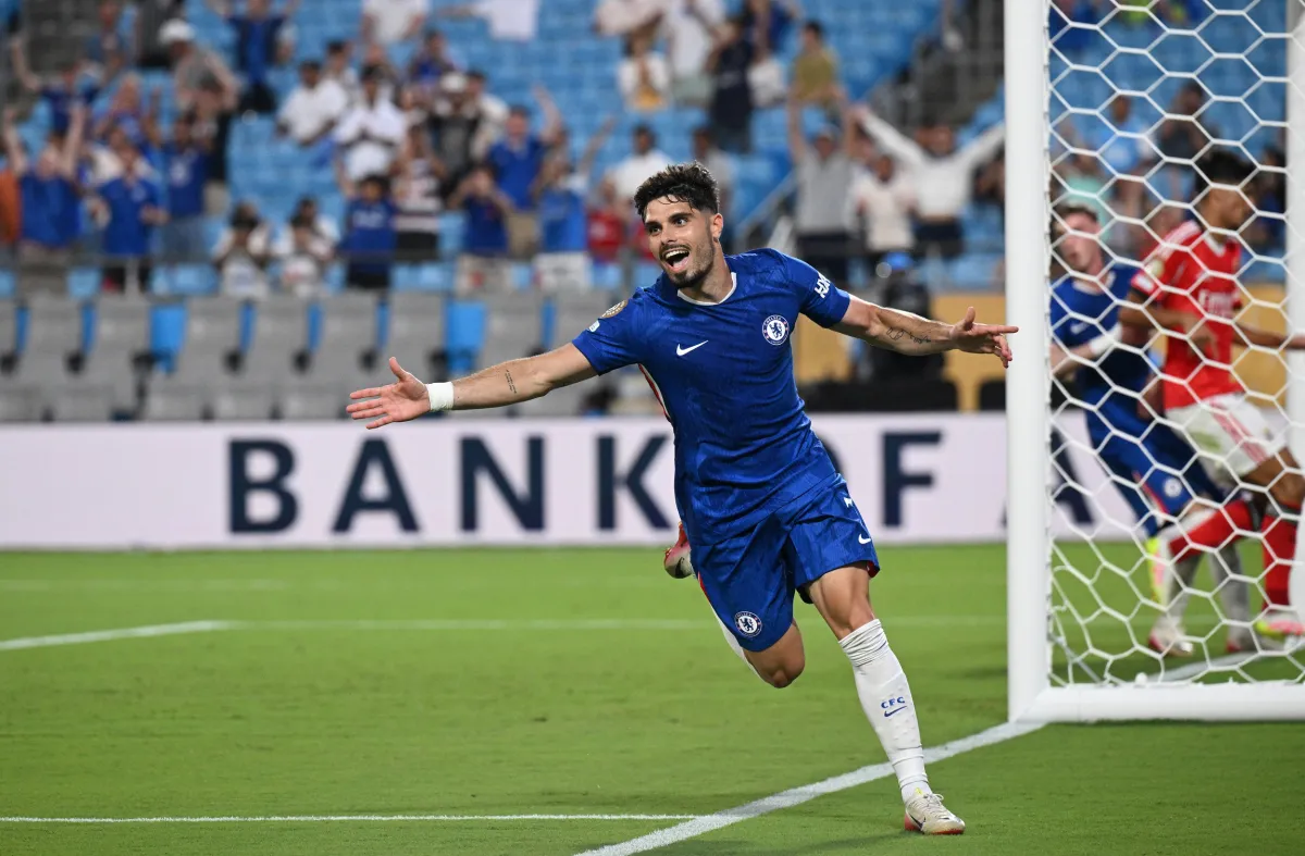 ผู้หญิงกับผู้ชายเ กันในป่า