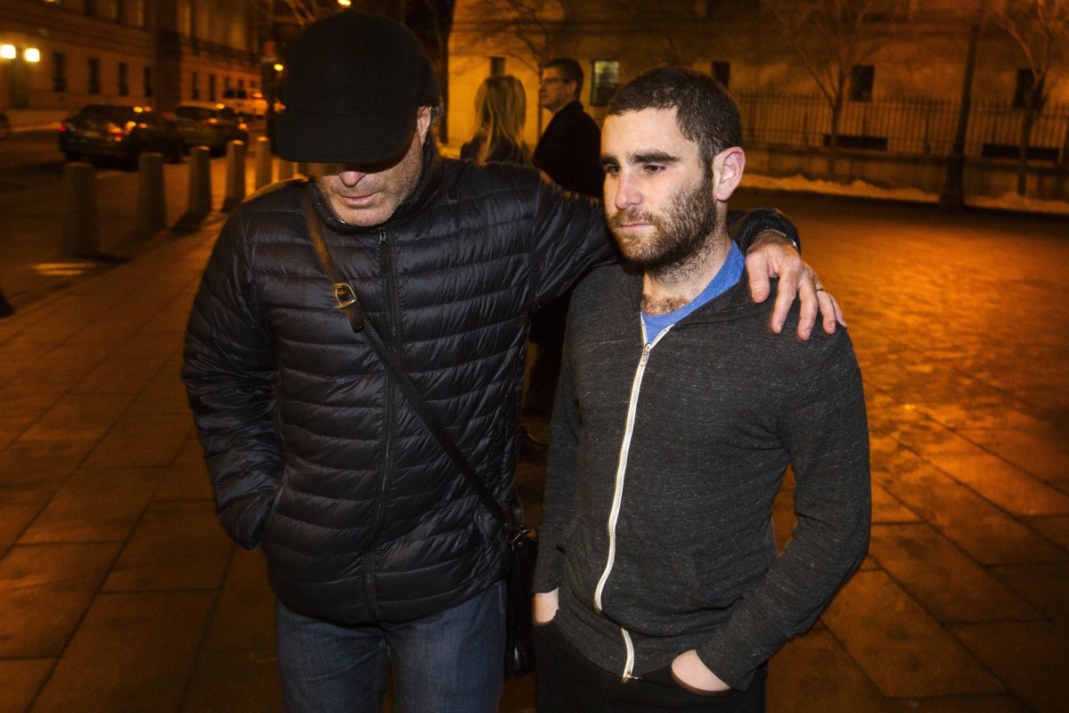 Bitcoin Entrepreneur Charlie Shrem to Plead to Unlicensed Money ...