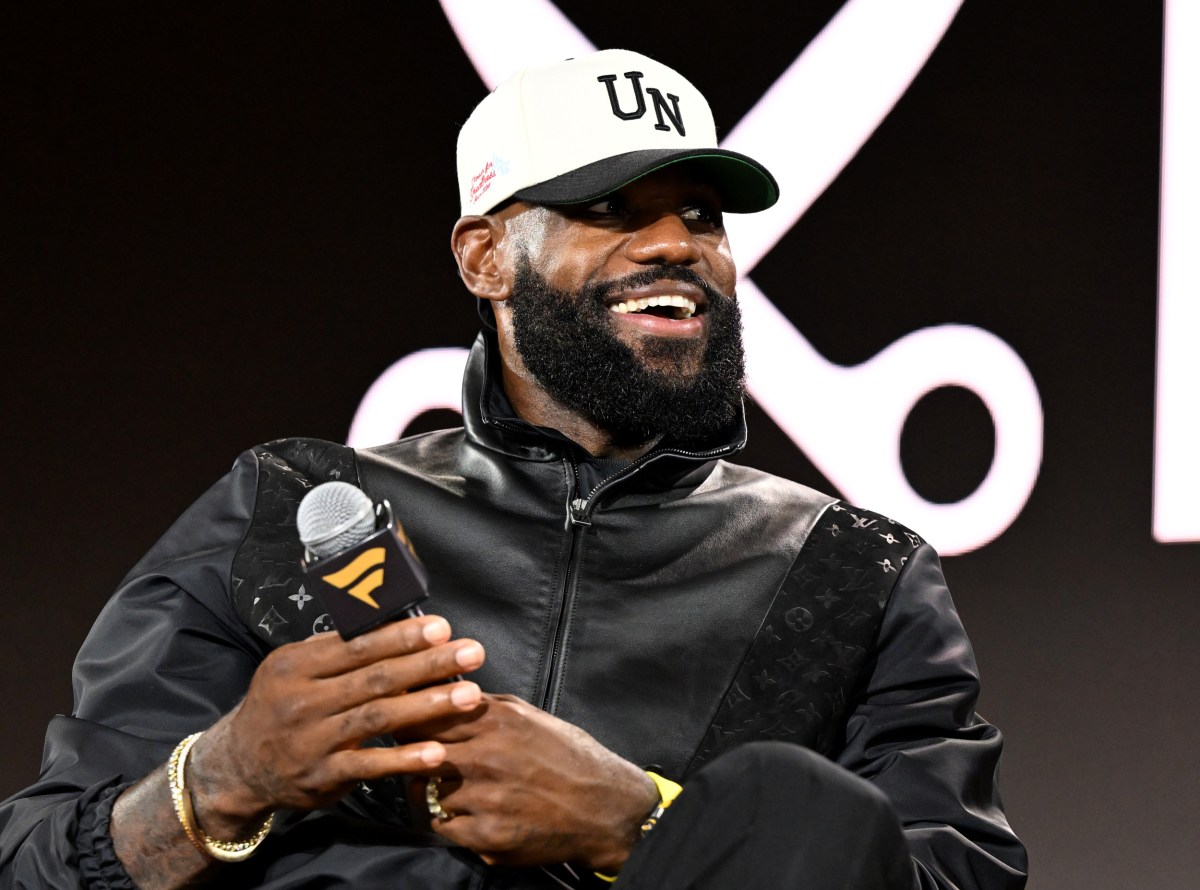 LeBron James' Golfing Video Goes Viral for Exact Reason You'd Expect ...