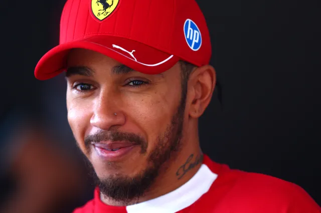 Lewis Hamilton Reportedly Dating British Pop Singer From 'F1' Movie ...