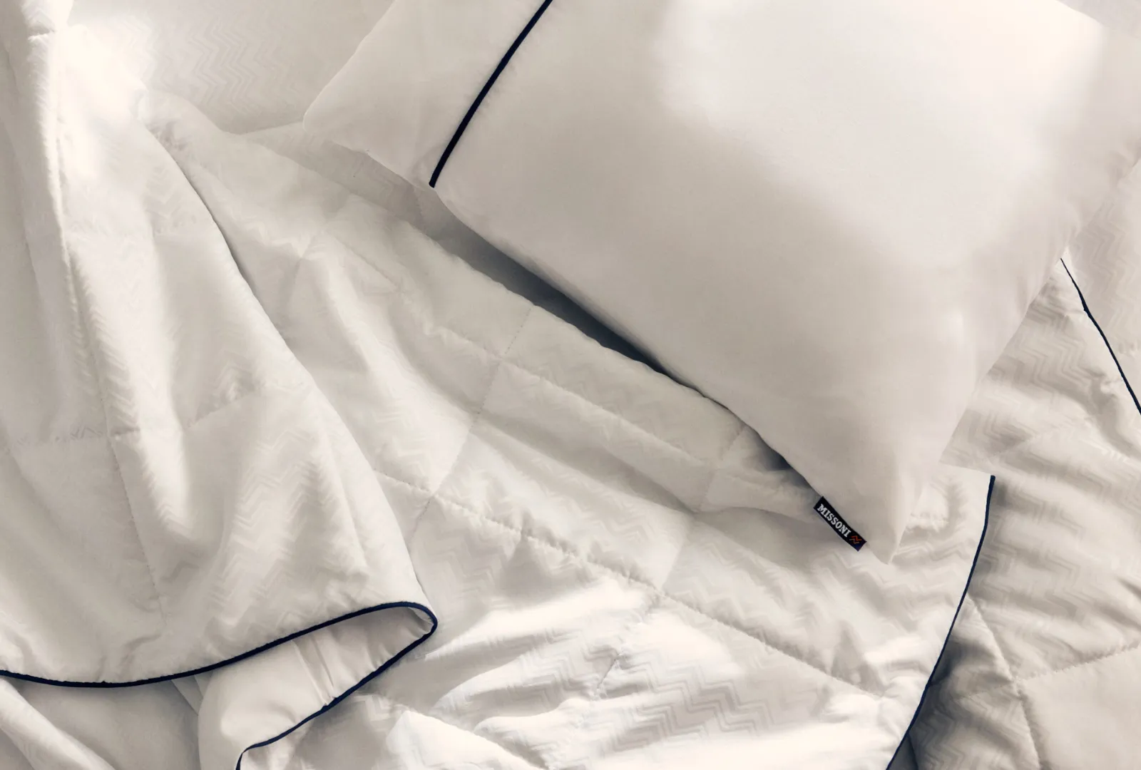 Goodbye, Hard Seat: US Airlines Adding Luxe Mattress Pads to Flights ...