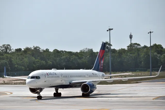 Delta Plane Narrowly Avoids Collision with Aircraft at Mexico Airport ...