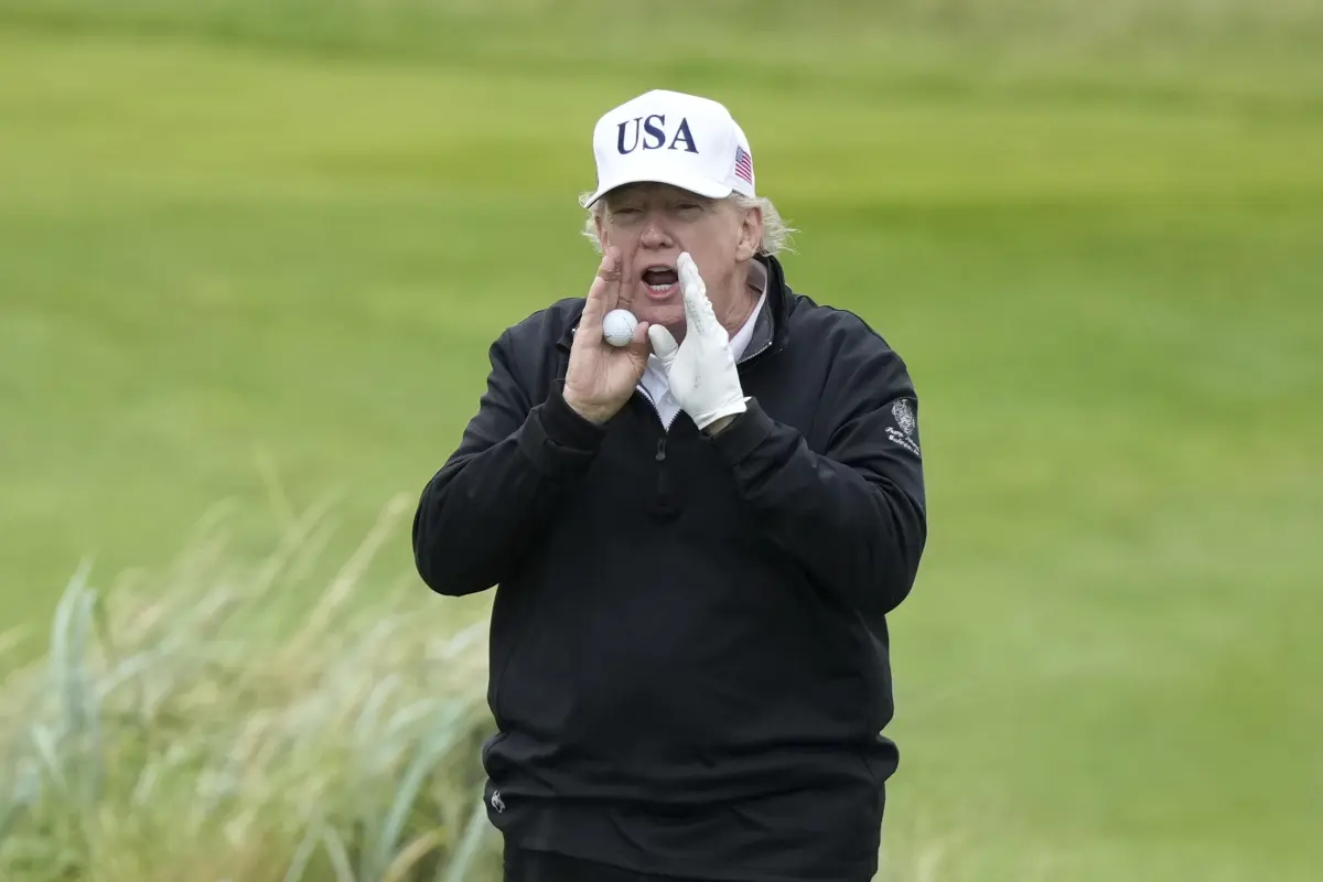 Video Of Donald Trump Cheating At Golf Goes Viral Newsweek
