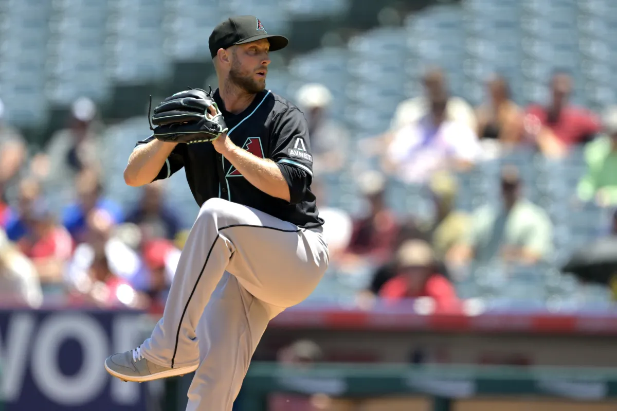 Cubs Blockbuster? Merrill Kelly Rumors Heating Up As Deadline Nears ...