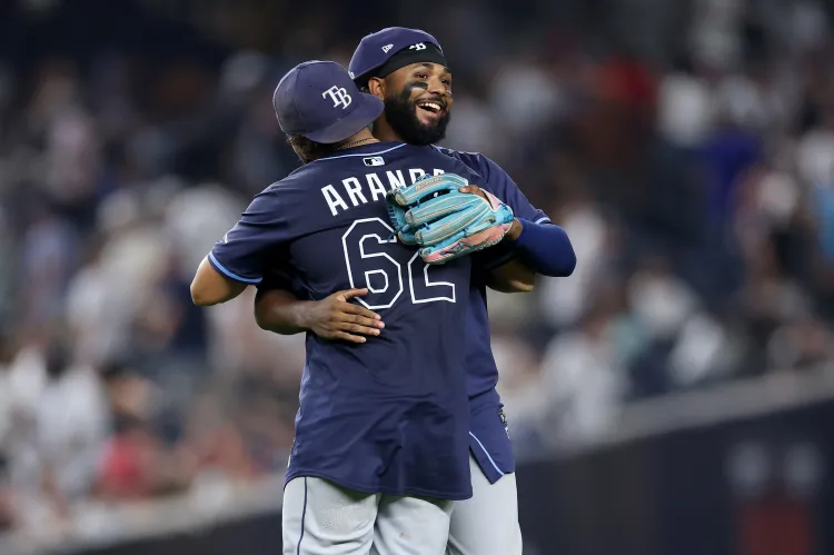 Rays' All-Star Jonathan Aranda Injured in Scary Collision, Exits Game ...