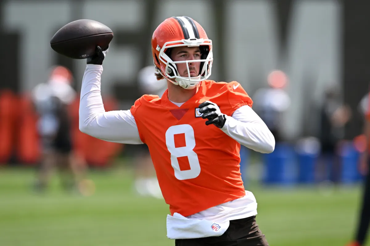 Browns' Kenny Pickett Sends Strong Message After Injury - Newsweek