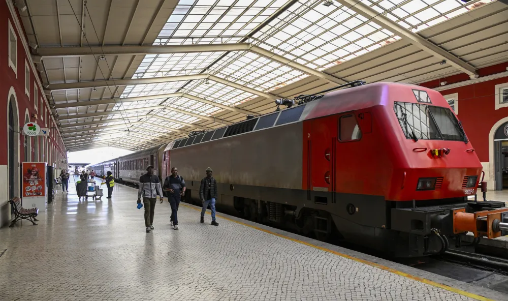 Portugal High-Speed Rail Projects Gets Green Light - Newsweek
