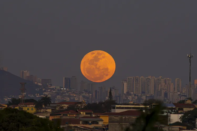 Sturgeon Moon 2025: How To Best See August’s Lunar Show - Newsweek