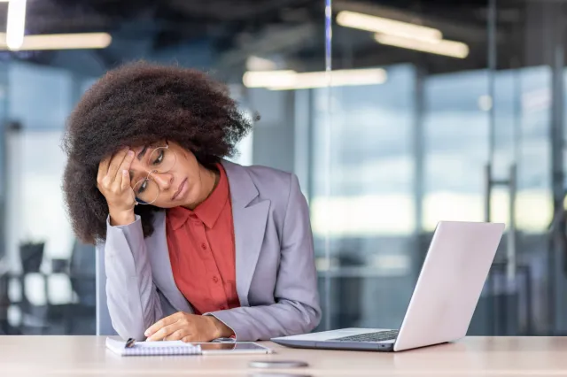 Overworked Employee Excels at Sales Job—’Award’ They Get Stuns ...
