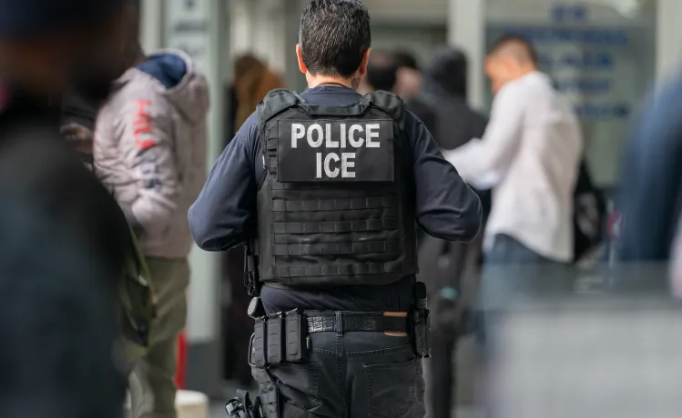 ICE Detains Dad Who Previously Had Green Card After 44 Years in US ...