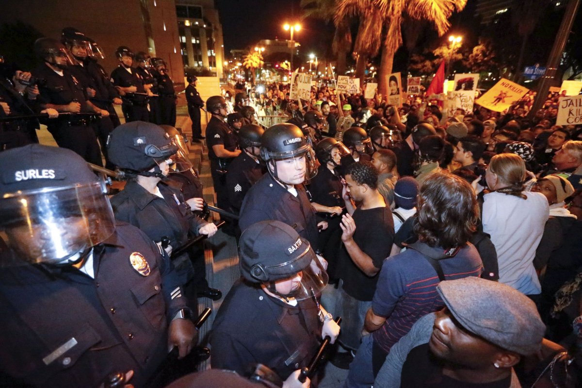 More Troops Deployed to Prevent Fresh Ferguson Riots as Protests Spread ...