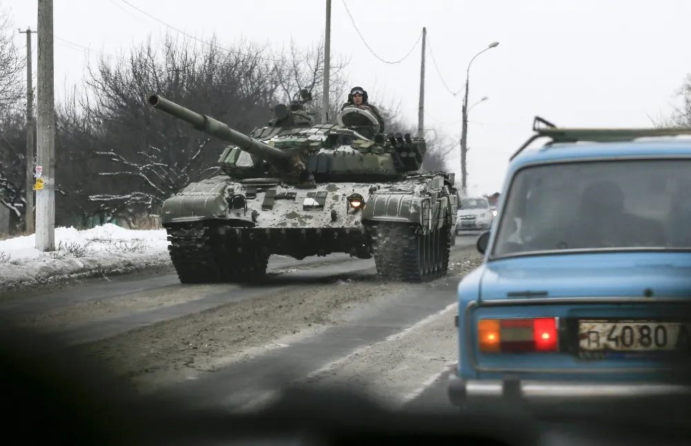 Russia ‘Sent Tanks and Artillery to Rebels During Peace Talks’, Says ...