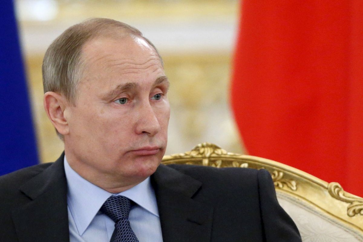 Putin Meets Economic Collapse With Purges, Broken Promises - Newsweek