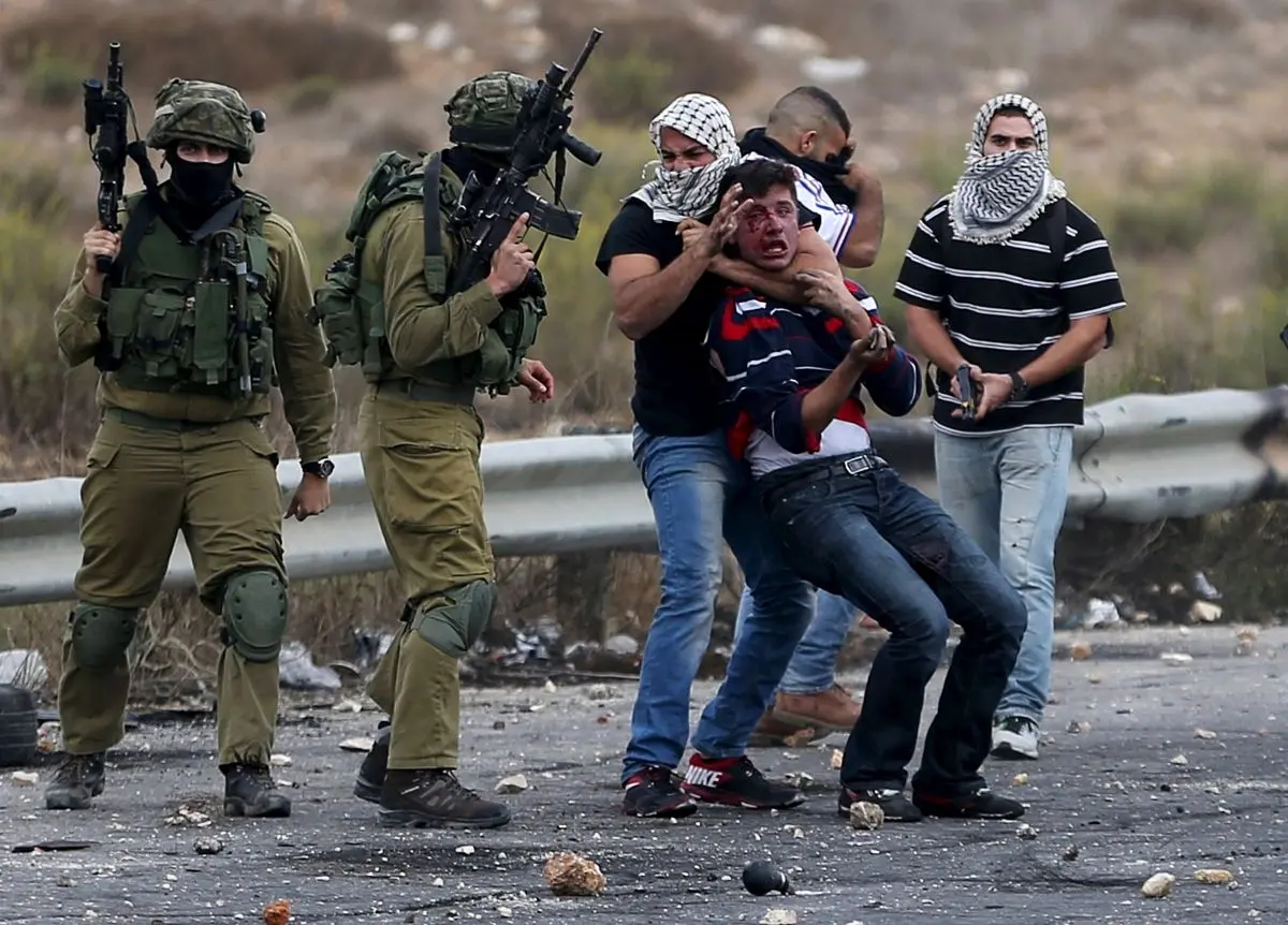 Video Captures Moment Israeli Special Forces Break Cover to Arrest ...