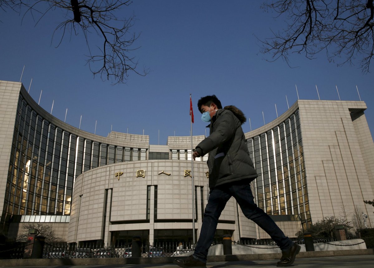 Can China Cope With the Stampede From Its Currency? - Newsweek