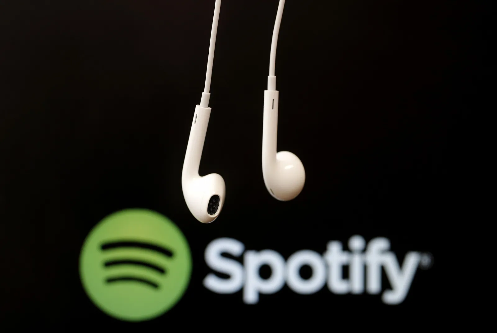 Swedish Startups Protest as Spotify Threatens to Leave Country - Newsweek