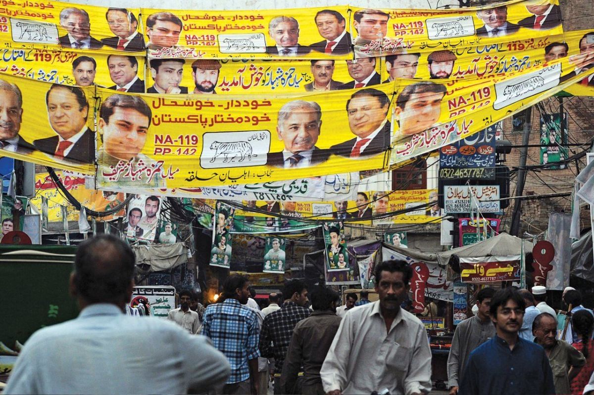 Pakistani Political Candidates a Motley Crew - Newsweek