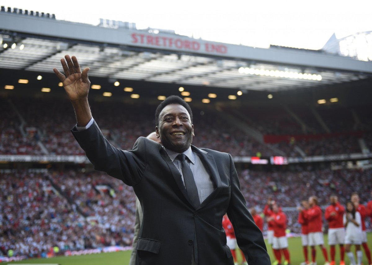Pele: The Day Brazil Legend Almost Signed for Manchester United - Newsweek