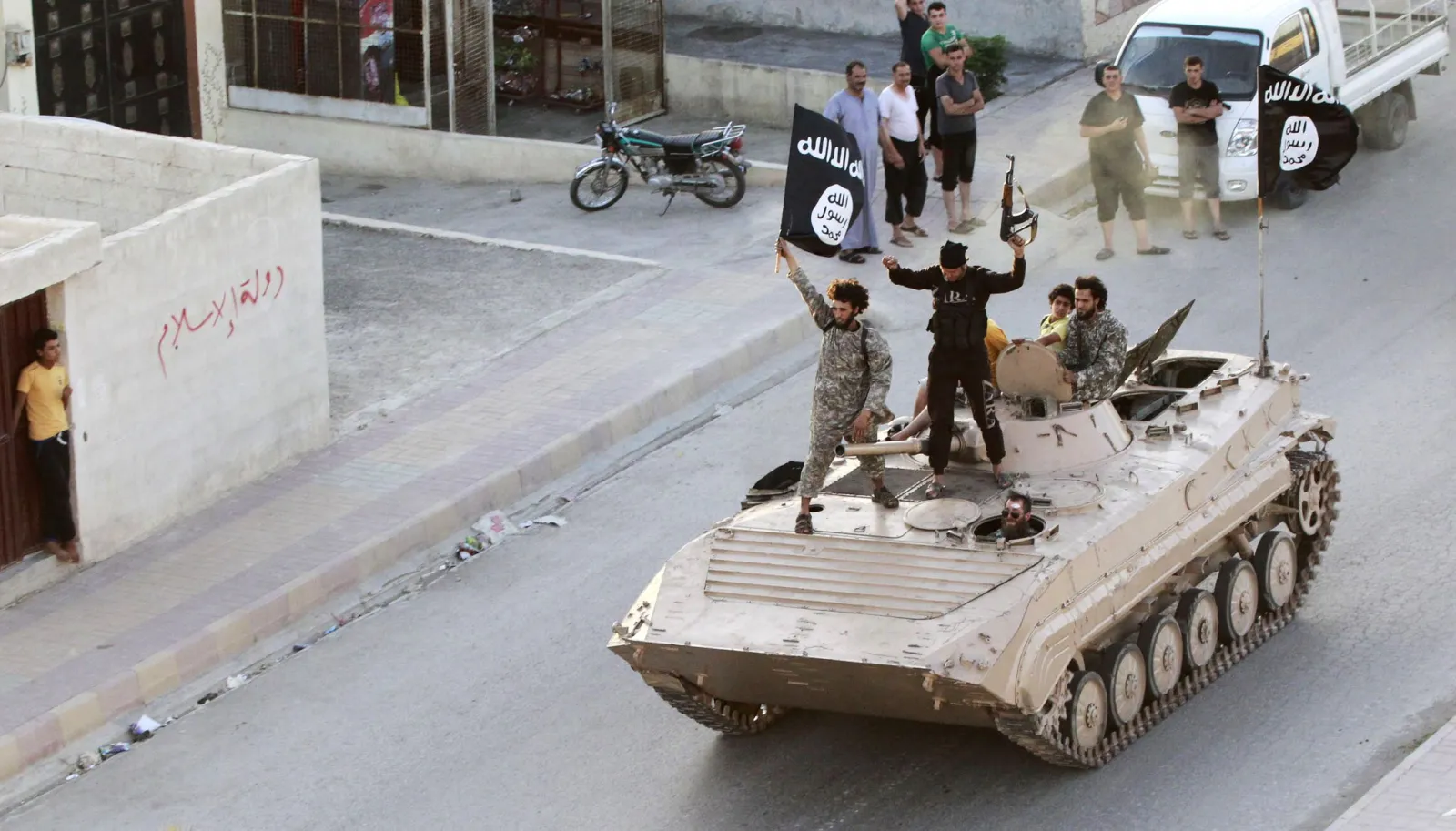 ISIS Executes 33 in Syria, Its Largest Mass Killing of 2017 - Newsweek