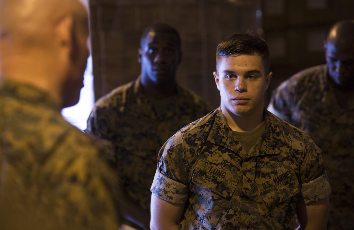 A New Flak Jacket for Soldiers Delivers Instant First Aid - Newsweek