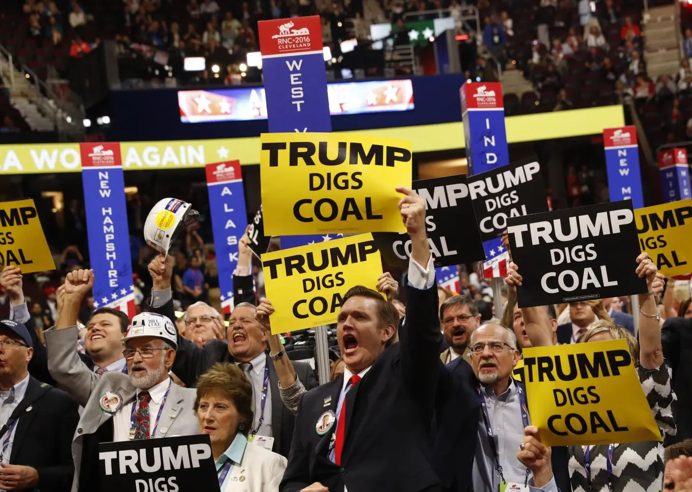 Why Donald Trump Can’t Save the Coal Industry - Newsweek