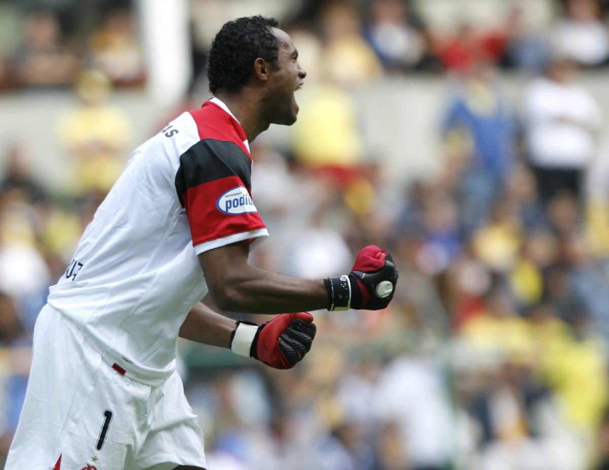 Former Brazilian Goalkeeper Bruno Fernandes Returns to Prison to Finish ...