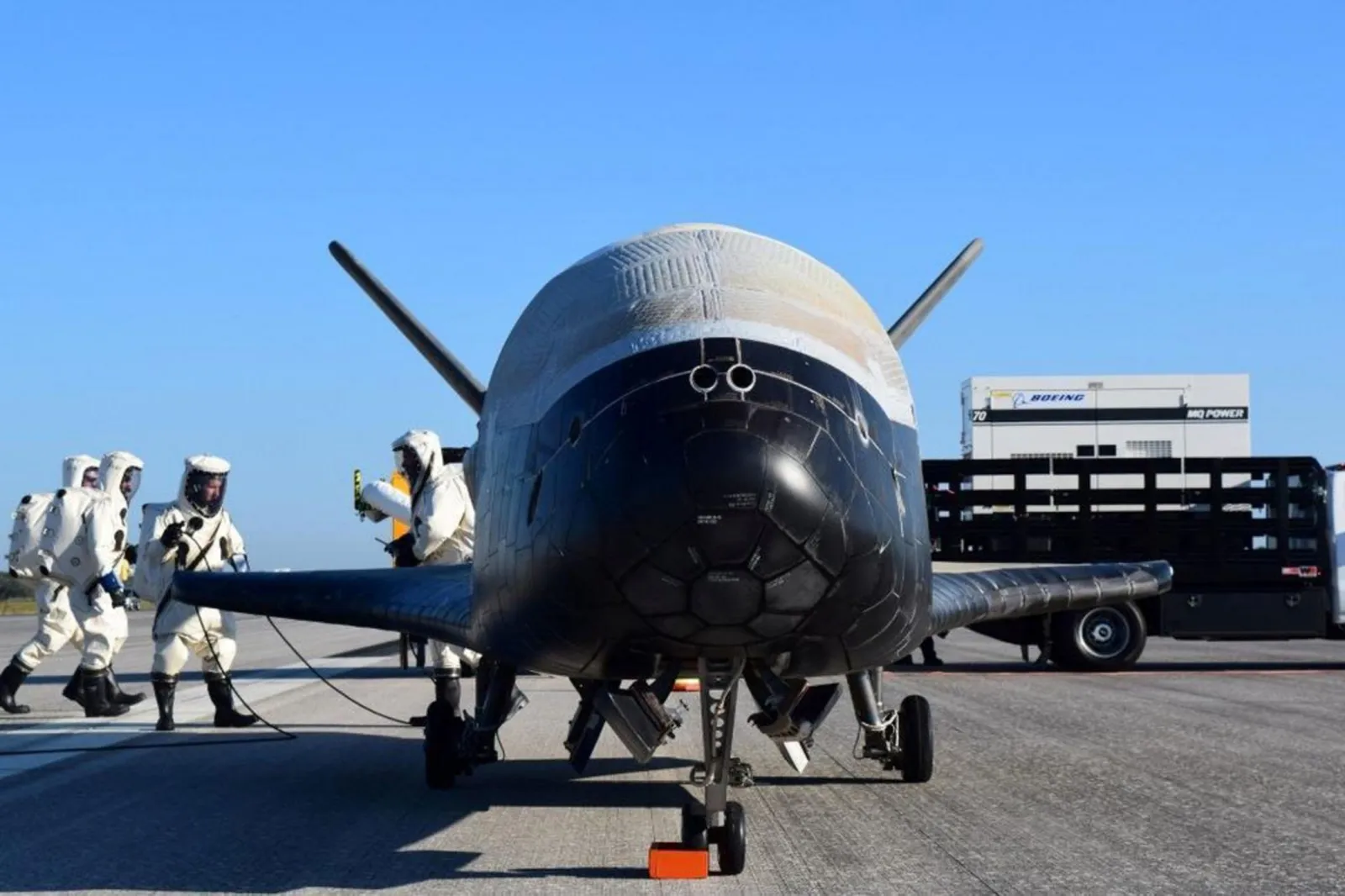 Unmanned U.S. Space Plane Lands After Secret, Two-Year Air Force ...