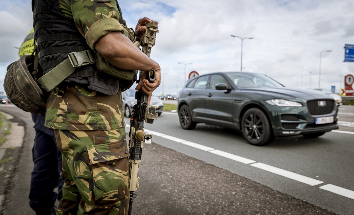 ISIS in Europe: Dutch Jihadis Are Calling TV Stations to Announce Their ...