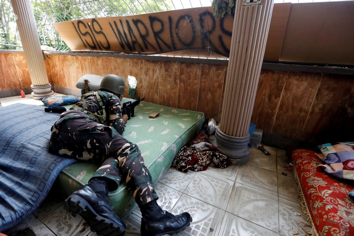 War on ISIS: U.S. Considers Airstrikes Against Militants in the ...