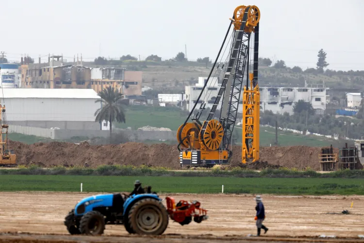 Why Israel Is Spending $800 Million on a Hidden New Wall - Newsweek