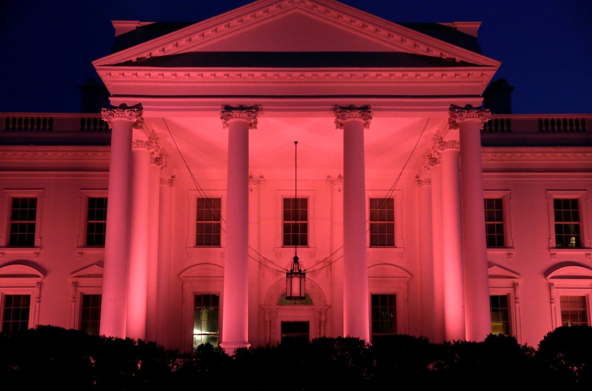 Melania Trump Shows Pink White House Photo for Breast Cancer Awareness ...