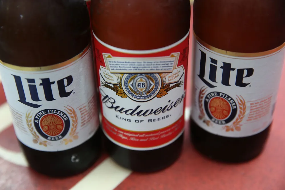 Canadian Sets Beer Mile Record: Watch Corey Bellemore, a True Champion ...