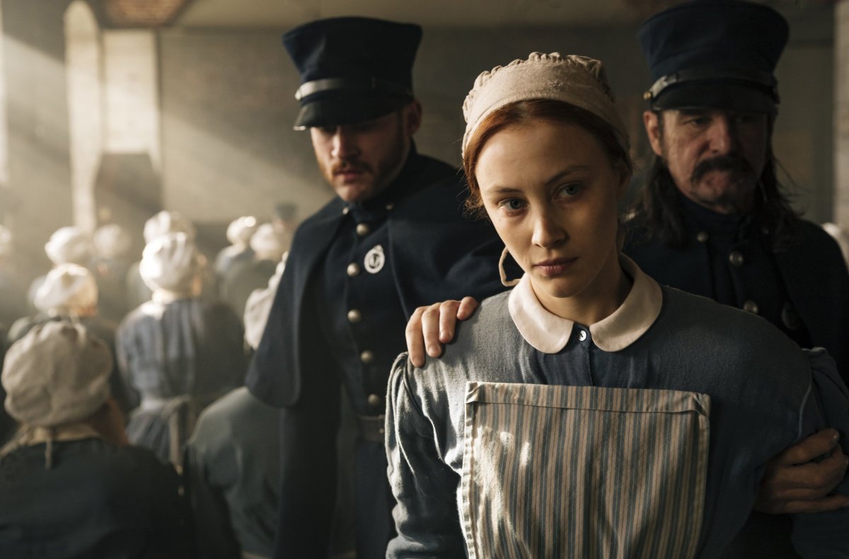 ‘Alias Grace’ Star Sarah Gadon on the Enduring Power of Margaret Atwood ...
