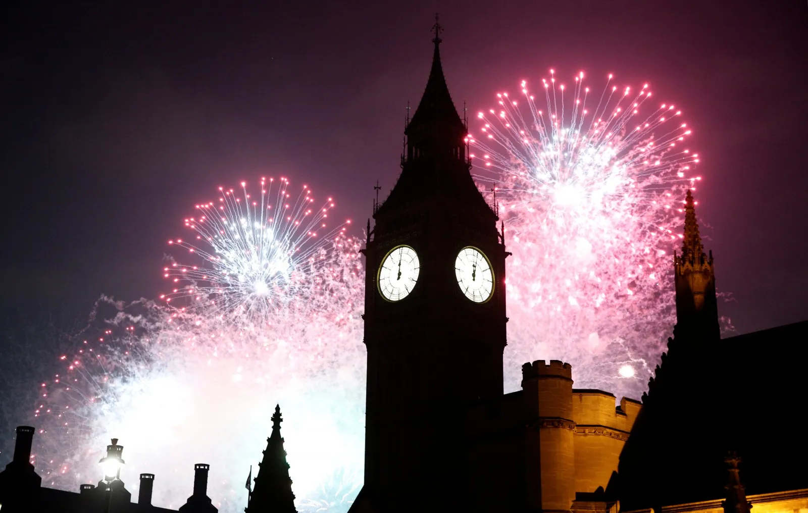 New Year’s Eve Traditions Around the World 2018: How They Celebrate In ...