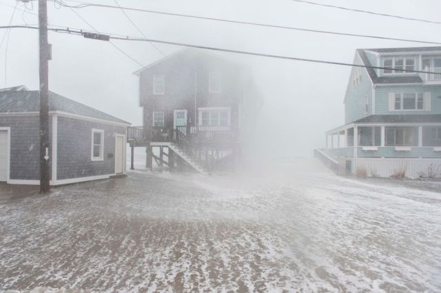 Storm Riley in Pictures: Monster Nor’Easter Lashes East Coast - Newsweek