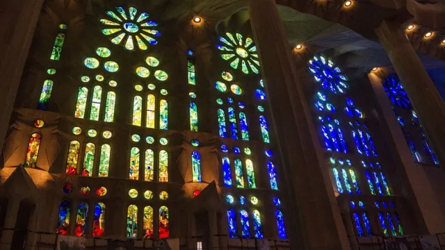 ‘4 Pics 1 Word’ Daily Challenge May 8: Today’s 6-Letter Spain Puzzle ...