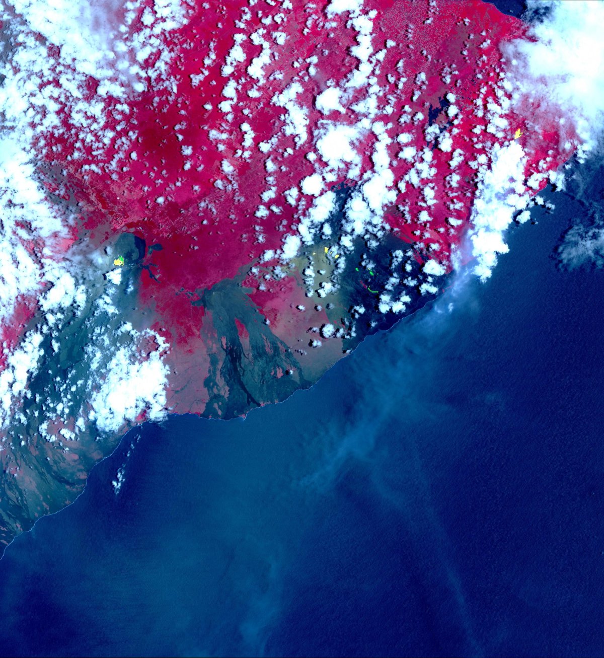 NASA Watches Kilauea Eruption Impacts From Space - Newsweek