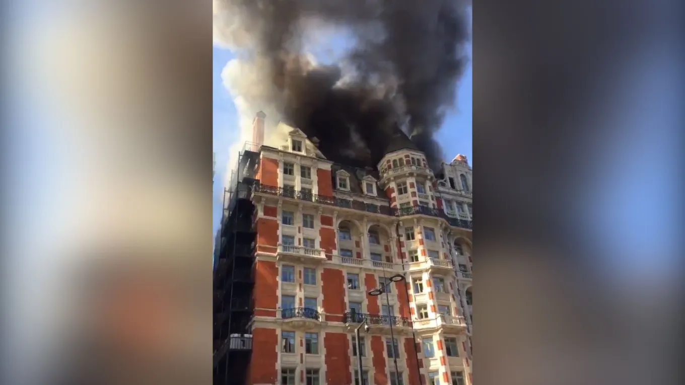 Mandarin Oriental Hotel Fire: Hundreds of Firefighters Battle London ...