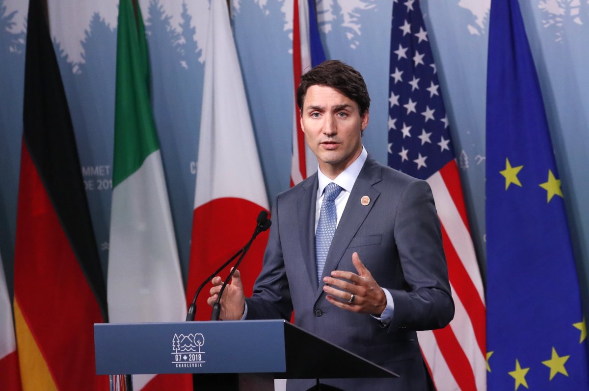 Are Justin Trudeau’s Eyebrows Fake? Strange Pictures Prompt Conspiracy ...