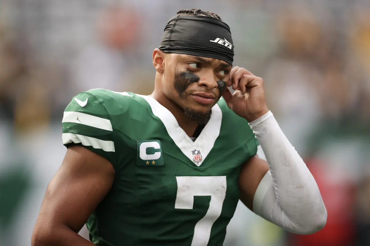 Maligned Jets QB Gets Surprisingly Glowing Week 1 Review - Newsweek
