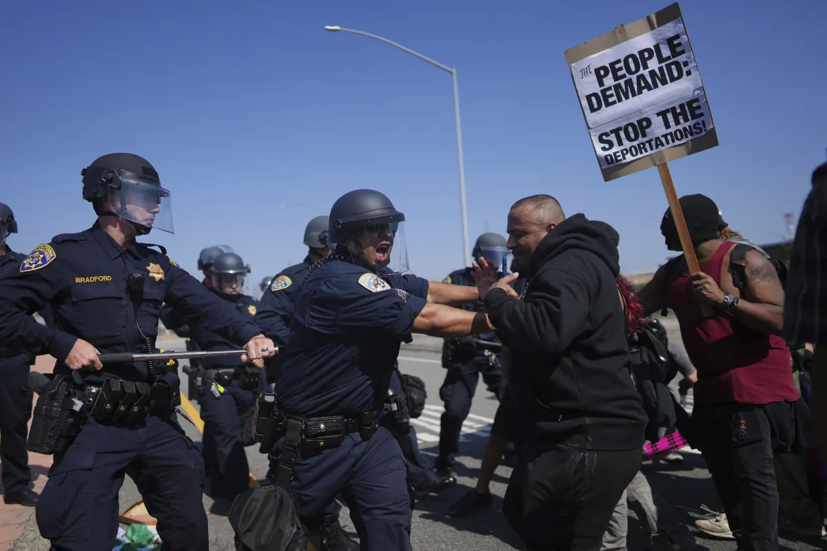 ICE Agents Have Tires Slashed in New York Protest - Newsweek